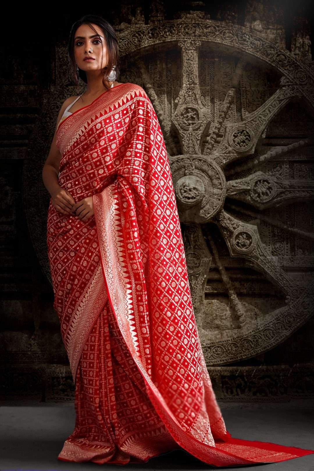 Vermilion Red Saree with Zari Geometric Woven Design – Thearyavart